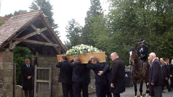 Mounted guard of honour at funeral of respected police officer ...