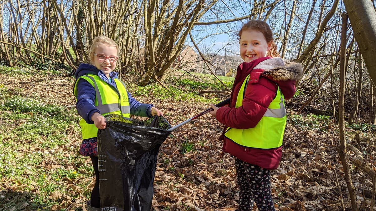 Primrose Hill 'litter busters' head out to clean up the Forest ...
