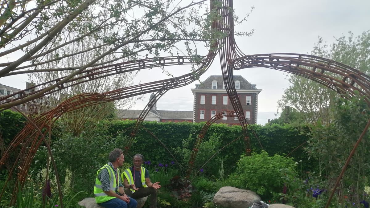 Elwood sculptor Rob Olins wins prestigious medal at Chelsea Flower Show ...