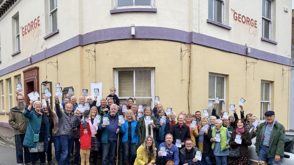 Campaigners celebrate purchase of The George in Newnham | theforester.co.uk