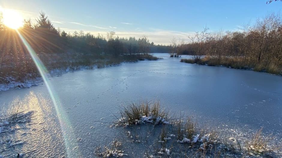 Warning after people walk on frozen Woorgreens lake - days after ...