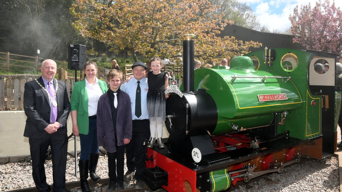 Britain's newest steam locomotive is unveiled in the Forest of Dean and ...