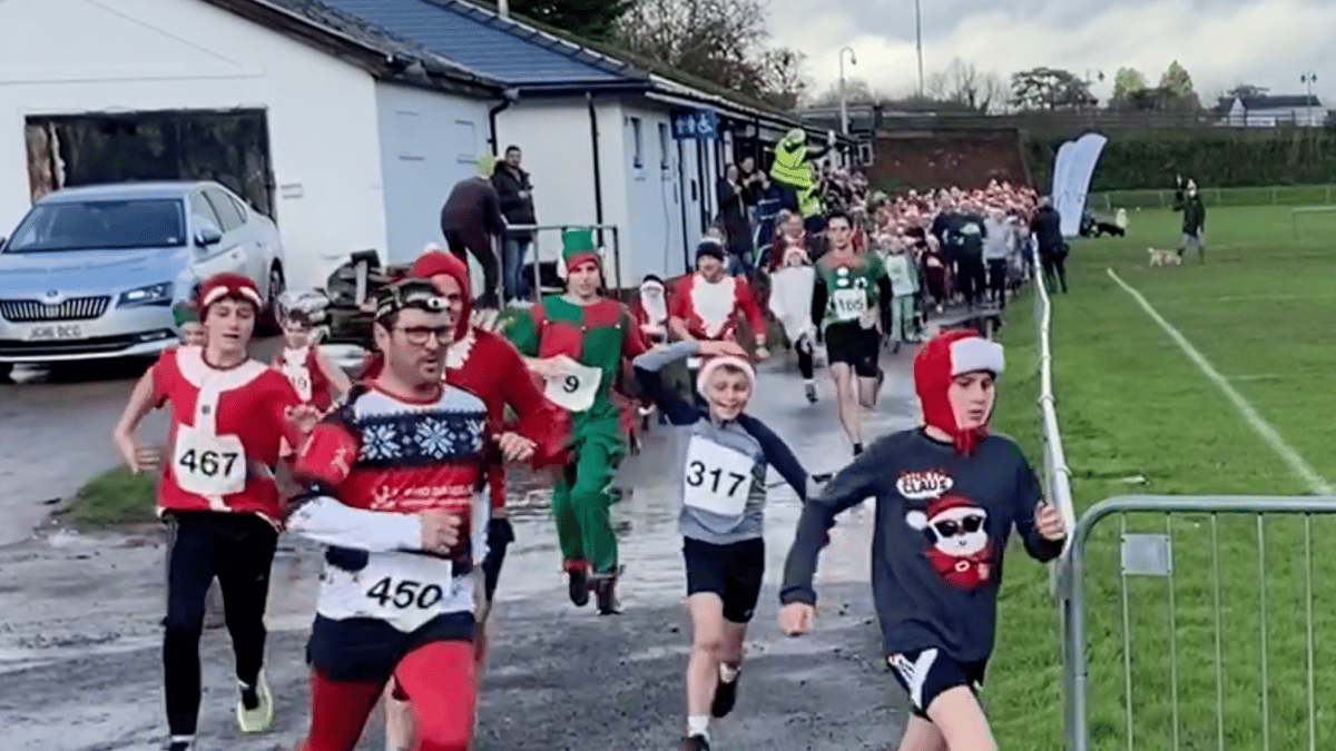 Feast your mince pies... it's the Santa Fun Run! | theforester.co.uk